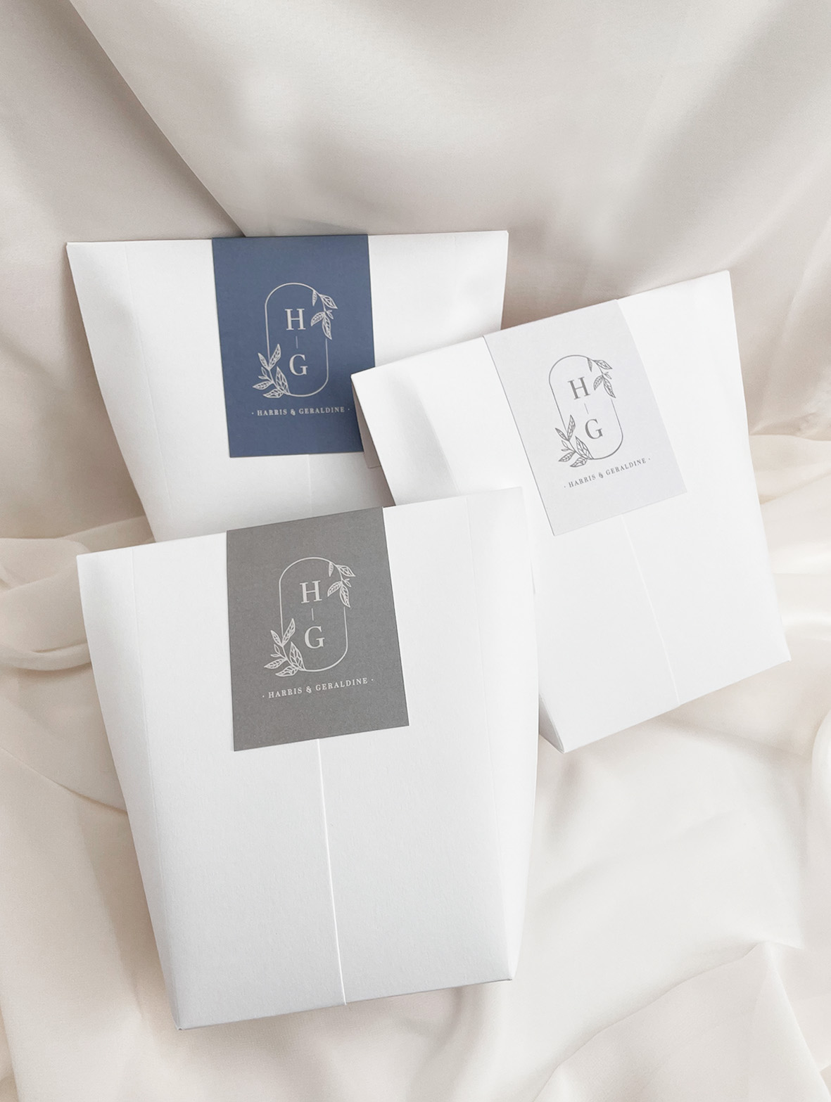 Personalised Gift Bag - Modern Leaf Monogram